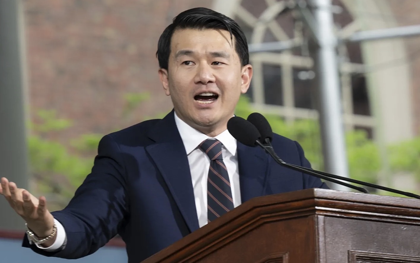 Ronny Chieng Urges Harvard’s Class of 2026 to Destroy the Machines and ...